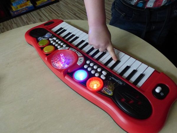 Produkttest: Simba My Music World Disco Keyboard – familös-DieTestfamilie